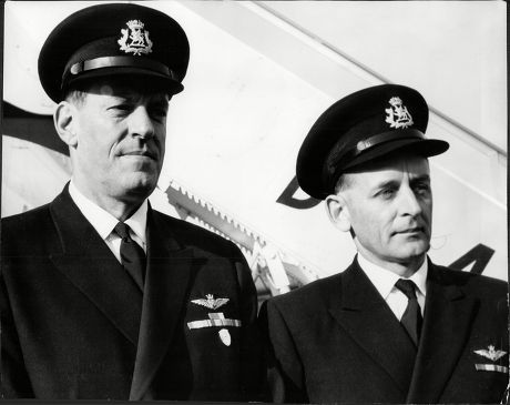 Pilots Boac 707 Queens Flight Showing Editorial Stock Photo - Stock ...
