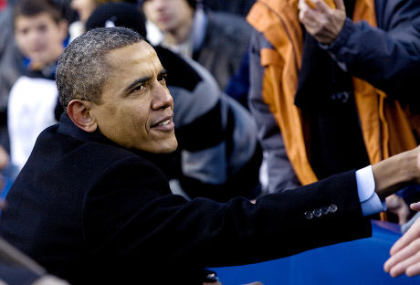 President Barack Obama Shakes Hands Crowd Editorial Stock Photo - Stock ...