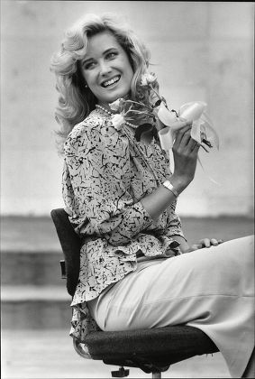 American Actress Deborah Rennard Who London Redaktionelles Stockfoto ...