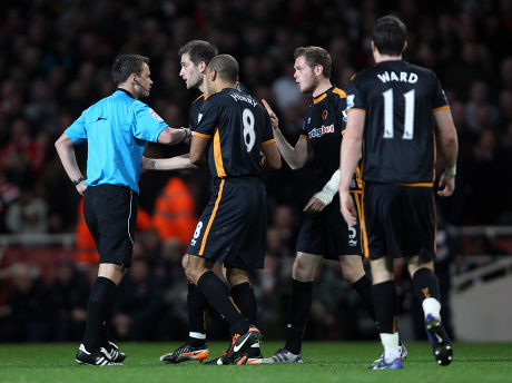__COUNT__ Arsenal Vs. Wolverhampton Wanderers Premier League Football ...