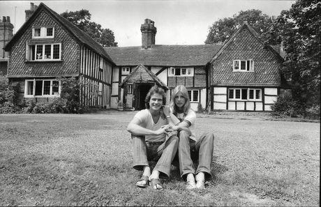 «Barry Sheene Dead 0303 His Wife» — редакционная стоковая фотография ...