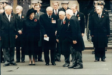 Anniversaries Remembrance Day 1991 Cenotaph Scenes Editorial Stock ...