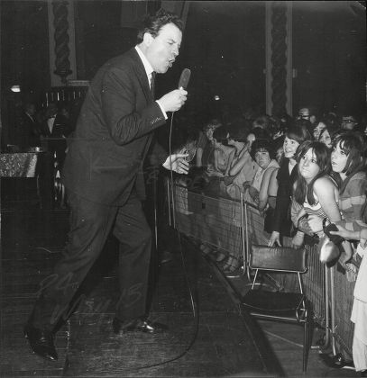 Actor Glyn Owen Singing Weekend Mail Editorial Stock Photo - Stock ...