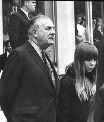 Ronald Tree Daughter Penelope Tree Leaving Editorial Stock Photo ...