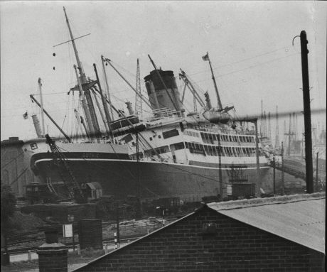 52 King george v docks Stock Pictures, Editorial Images and Stock ...