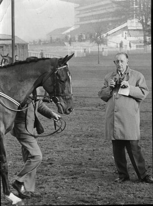 500 Horseracing 1960s Stock Pictures, Editorial Images and Stock Photos ...