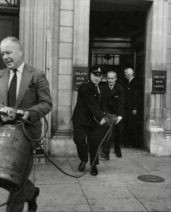 250 1950s banks Stock Pictures, Editorial Images and Stock Photos ...