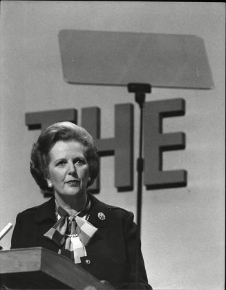 Margaret Thatcher Using Telecue Aid Speak Editorial Stock Photo - Stock ...