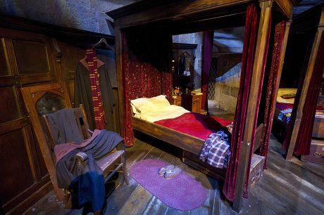 Gryffindor Boys Dormitory Making Harry Potter Editorial Stock Photo ...