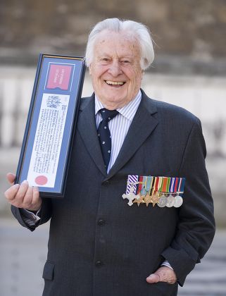 Squadron Leader Geoffrey Wellum Dfc Youngest - Foto de stock de ...