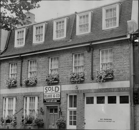 No 20 Farm Street Mayfair London Editorial Stock Photo - Stock Image ...