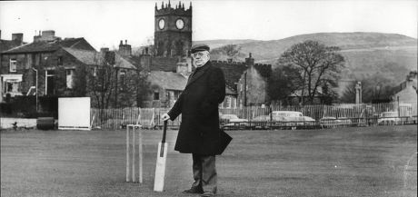 Arthur Lowe Actor Bat By Stumps Editorial Stock Photo - Stock Image ...