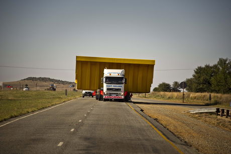 35 Abnormal load Stock Pictures, Editorial Images and Stock Photos ...