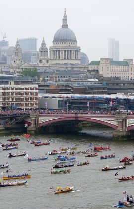 Queens Diamond Jubilee River Pageant Editorial Stock Photo - Stock ...