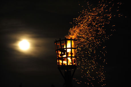 Beacon By Full Moon Crowborough East Editorial Stock Photo - Stock ...