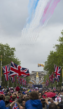 Red Arrows Perform Flypast Editorial Stock Photo - Stock Image ...