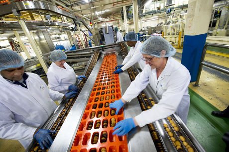 Jaffa Cake factory in Stockport, Britain - 2012 Stock Pictures ...