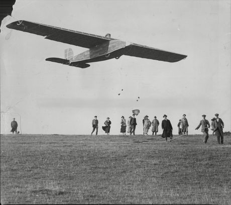 Daily Mail Gliding Competition Mr Gordon Editorial Stock Photo - Stock ...