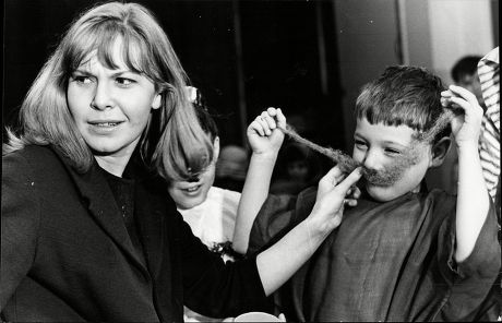 Actress Sheila Dunn Young Theatre Group Editorial Stock Photo - Stock ...