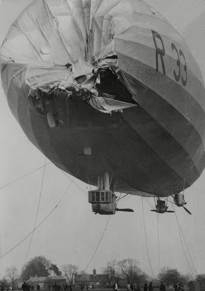 65 Airships in flight Stock Pictures, Editorial Images and Stock Photos ...