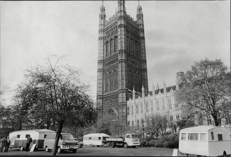 Gypsies Their Caravans Outside House Lords Editorial Stock Photo ...
