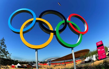 Airship Flies Over Olympic Park London Editorial Stock Photo - Stock ...