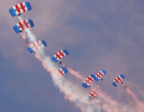 46 Royal air force parachute team Stock Pictures, Editorial Images and ...