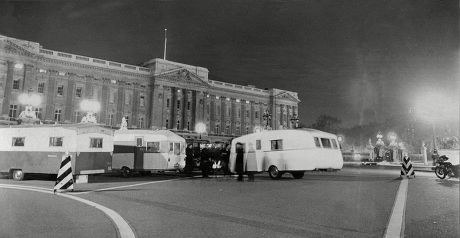 Gypsies Their Caravans Buckingham Palace Romani Editorial Stock Photo ...