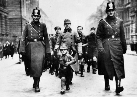 47 Hitler waving Stock Pictures, Editorial Images and Stock Photos ...