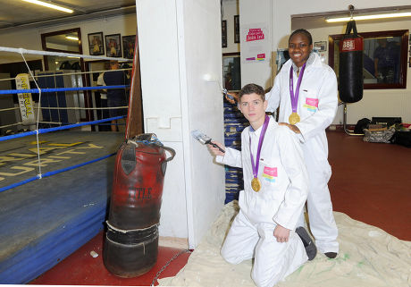 Olympic boxing gold medalists help redecorate Moss Side Boxing Club ...