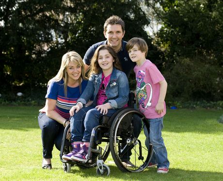 Tv Presenter Lucy Alexander Her Daughter - Foto de stock de contenido ...