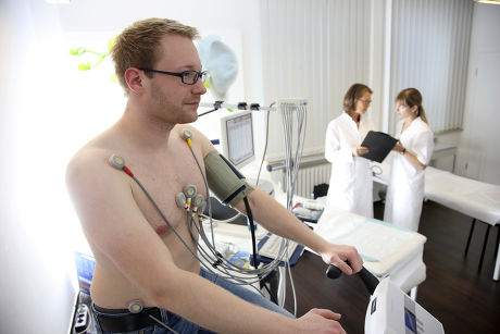 20 Ecg machine Stock Pictures, Editorial Images and Stock Photos ...