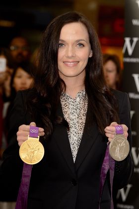 __COUNT__ Victoria Pendleton signing copies of her book 'Between The ...