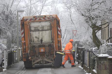 250 Dustmen Stock Pictures, Editorial Images and Stock Photos ...