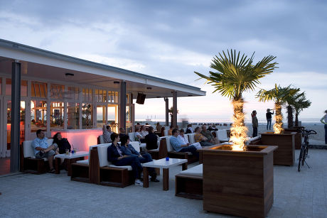 Schusters Strandbar Beach Bar Warnemuende Rostock Editorial Stock Photo ...