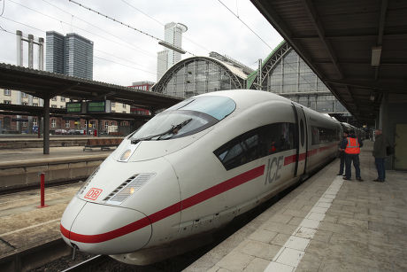 69 Outdoor train station platform Stock Pictures, Editorial Images and ...