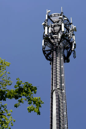 25 Radio waves antenna Stock Pictures, Editorial Images and Stock ...