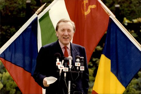 Television Presenter Newscaster Sir David Frost Editorial Stock Photo ...