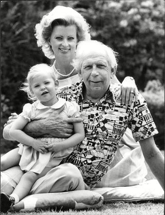 Actor Arthur English Wife Theresa Daughter Redaktionelles Stockfoto ...