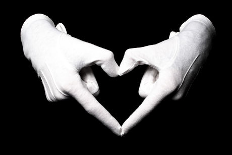 42 Finger heart hand gesture Stock Pictures, Editorial Images and Stock ...