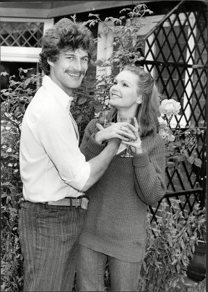 Actress Fiona Fullerton Actor Husband Simon Foto Stok Editorial ...