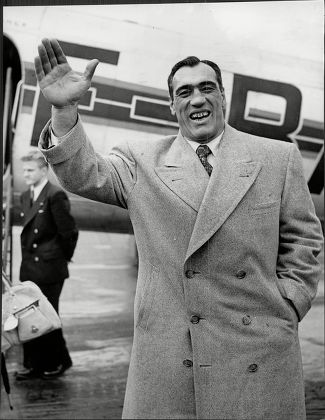 Primo Carnera Boxer Waving Upon Arrival Editorial Stock Photo - Stock ...