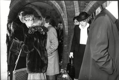Φωτογραφία στοκ editorial «Funeral Comedian Dick Emery Mortlake ...