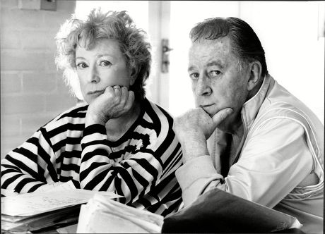 Actor Comedian Bernard Braden Wife Actress Redaktionelles Stockfoto ...