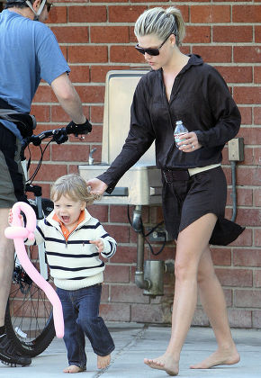 Ali Larter Son Theodore Hayes Macarthur Editorial Stock Photo - Stock ...