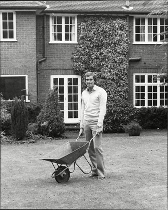obituary - former england goalkeeper ray clemence Stock Photos ...