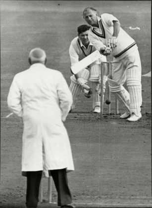England Cricketer Sir Len Hutton Action Editorial Stock Photo - Stock ...