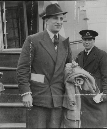 England Cricketer Sir Len Hutton Sir Editorial Stock Photo - Stock ...