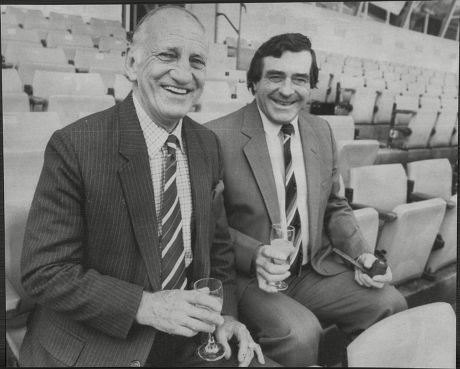 ENGLAND CRICKETER SIR LEN HUTTON L Editorial Stock Photo - Stock Image ...
