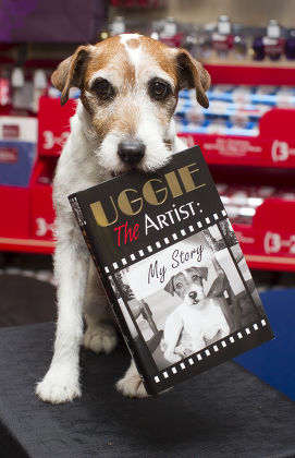 Uggie the dog 'The Artist: My Story' book paw printing at WHSmith ...